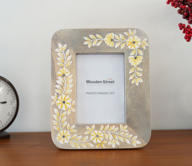 Buy Single Photo Frames Online | 150+ New Designs