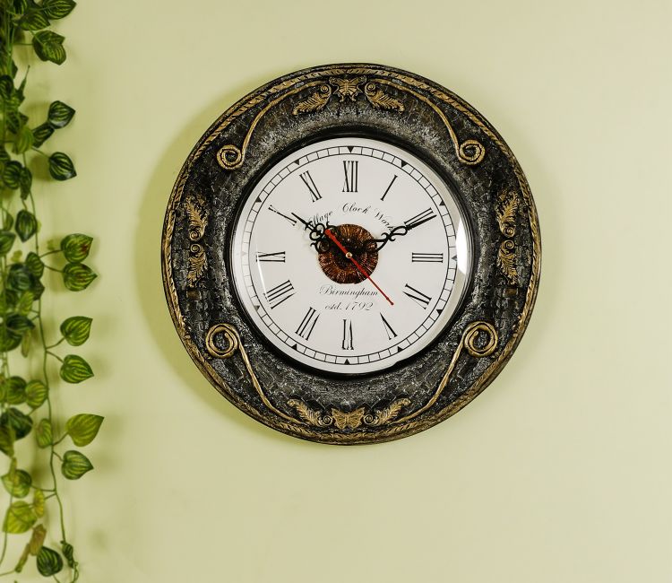 Buy Handmade Metallic Roman Style Analog Wall Clock with Roman Dial @45 ...