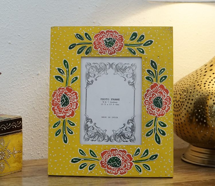 Photo Frames @Upto 70% off | 300+ Photo Frame Designs